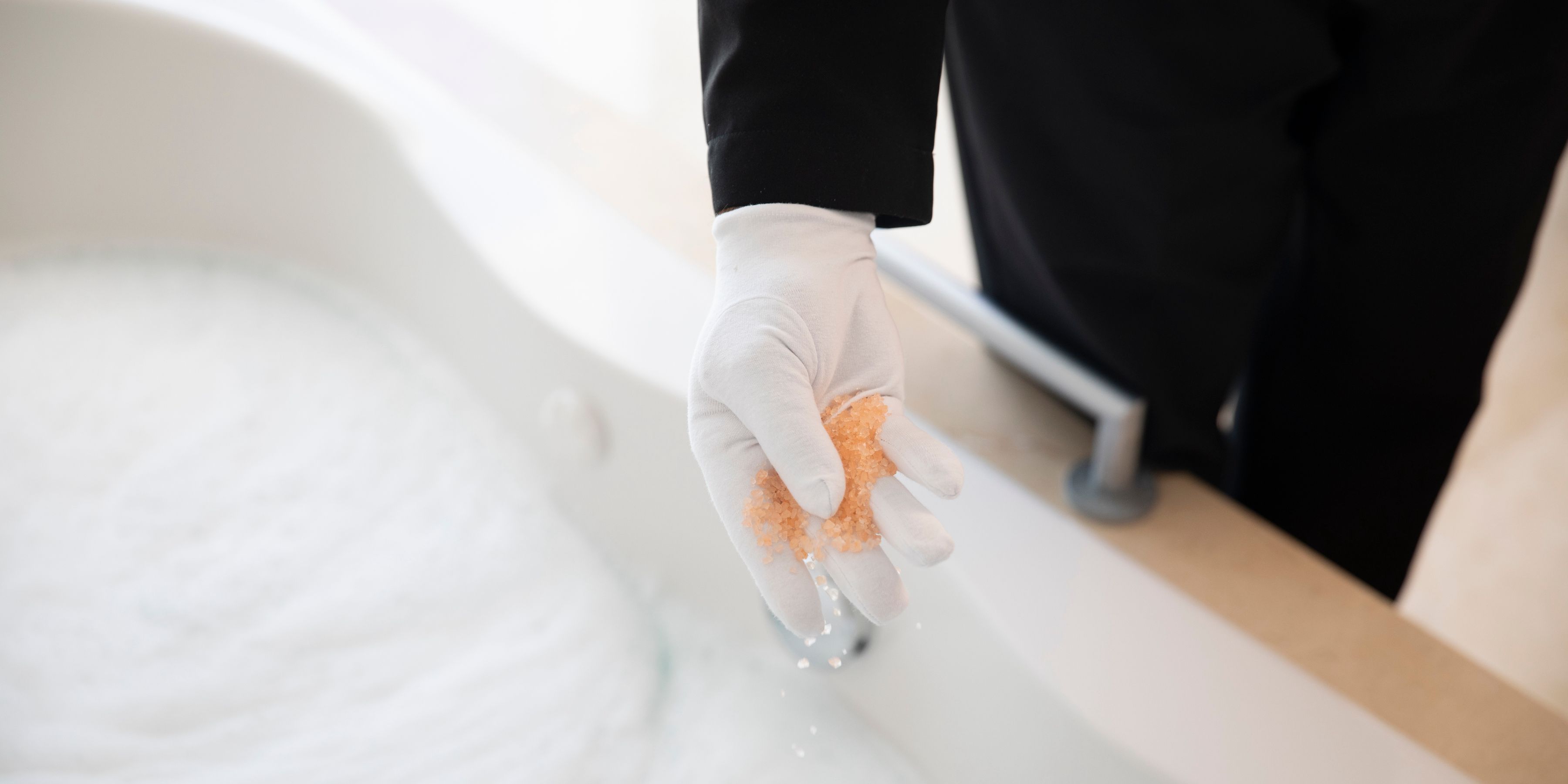 Meet our Exclusive Butler Service | Le Blanc Spa Resorts®.