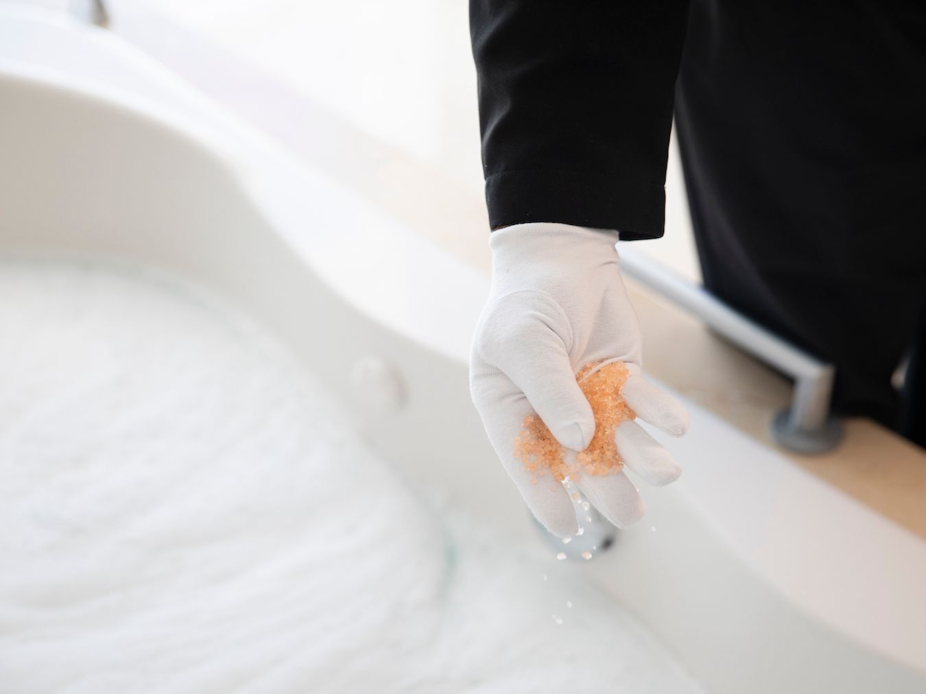 Meet our Exclusive Butler Service | Le Blanc Spa Resorts®.